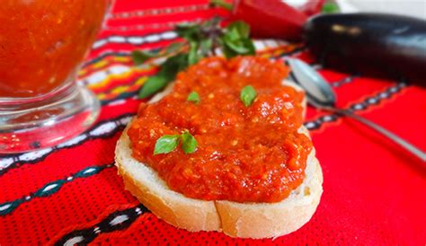Болгарская лютеница (Bulgarian Lutenitsa - Българска лютеница ...