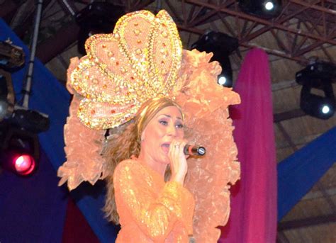 metro En el marco del Festival de Cultura del Caribe Vibra Cancún con música y Danza