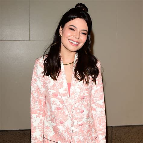 Miranda Cosgrove Reveals Why She Doesnt Drink Or Smoke