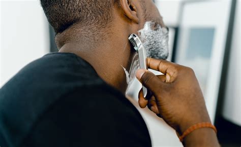 Shaving Cream With Electric Razor Your Guide To Proper Use DapperlyClub