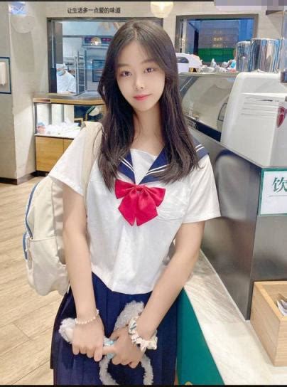 校服学妹 花季美少女双马尾校服重点中学三重buff人前乖乖女父母眼中的好学生乖女儿人后是个穿着整洁校服的乖乖女反差婊 國產原