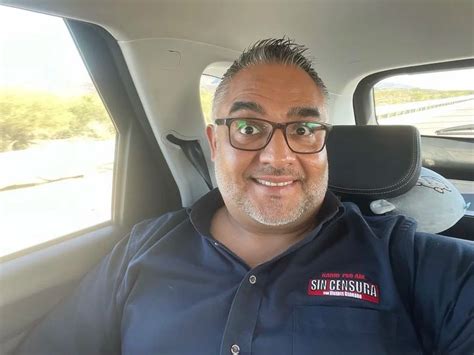 Héctor Suárez Gomís celebró su triunfo contra Vicente Serrano tras