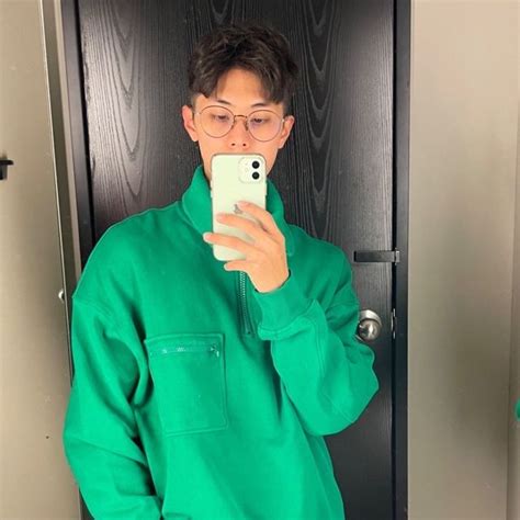 是一隻雞 Kfc87 • Threads Say More