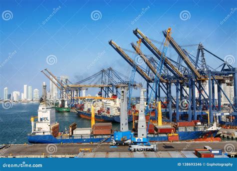 Port Of Cartagena Columbia Editorial Photo Image Of Pier Commercial 138693346