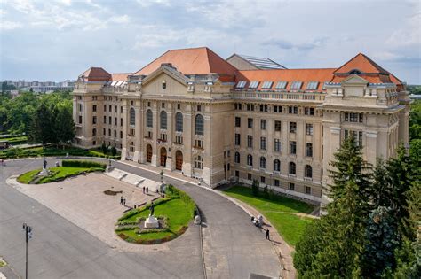 Tizenöt magyar egyetem a legjobb európai intézmények között Civilek Infó