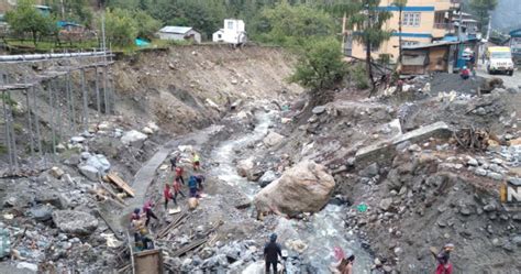 विपद् सङ्कटासन्न चामे बाढी भत्काएका मनाङी सपनाहरू Nepalkhoj