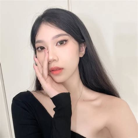 𝘼𝙣𝙣𝙞𝙠𝙖 Yc 06 • Threads Say More