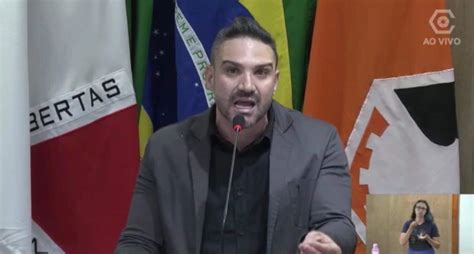 Vereador chama prefeito de Divinópolis Gleidson Azevedo de