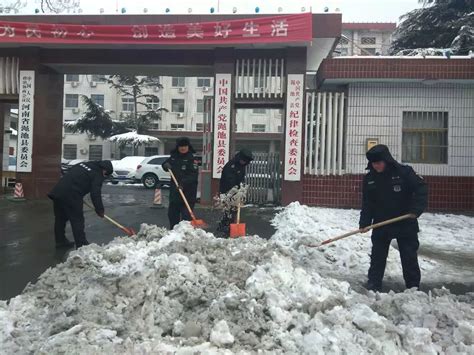 各人自扫门前雪，更管他人瓦上霜