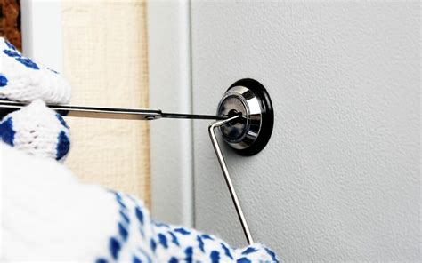 4 Emergency Lock Bypass Techniques Asap Locksmith