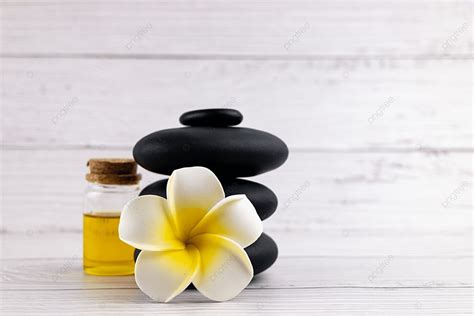 น้ำมันหอมระเหย นวดดอกไม้ เพื่อสุขภาพ พื้นหลัง และรูปภาพสำหรับดาวน์โหลดฟรี Pngtree