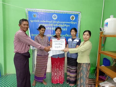 ကျောက်တံခါးမြို့၌ လေဘေးသင့် အိမ်ထောင်စုဝင်များထံ ထောက်ပံ့ငွေများပေးအပ