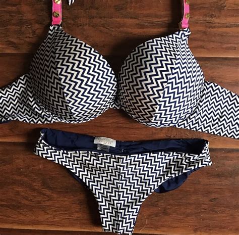 Beach Bunny I Will Wait Scrunch Butt Bikini Gem