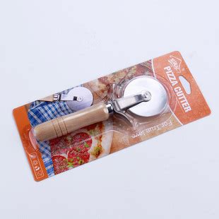爱满屋烘焙工具 木柄披萨刀 pizza滚刀比萨刀 带包装披萨轮刀 阿里巴巴