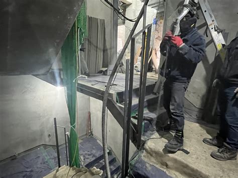 2024 05 24 아침조회 전경사진 계단실 난간 설치 주방트렌치 배수판설치 주차장내벽 드라이비트작업 타일붙이기 예배당 목모보드 설치 지하층 건식벽 설치