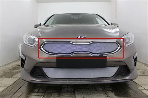 Защитная сетка радиатора верх хром Kia Ceed (2018-2021) / съемная ...