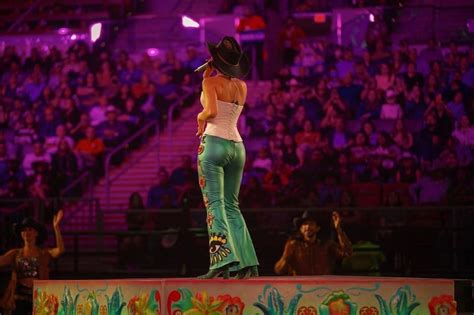Ángela Aguilar Participará En Atrevido Show De Lencería De Rihanna Latfan