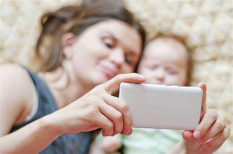 Mama Ne Objavljuje Slike Deteta Na Društvenim Mrežema Yumama