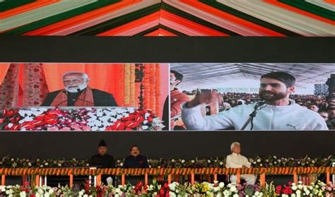 Pm Addresses Viksit Bharat Viksit Jammu Kashmir Programme In Srinagar