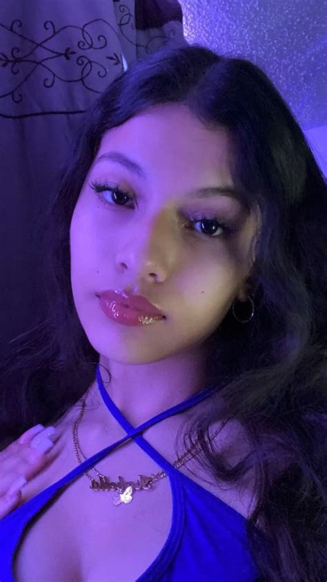 Pin By Cookielush♡ • On Quick Saves Pretty Selfies Pretty Latina