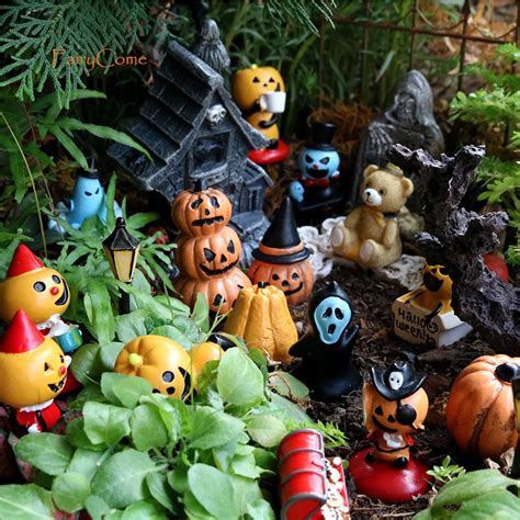 Miniature Halloween Figurines Tiny Cute Mini Halloween Town Figures Set