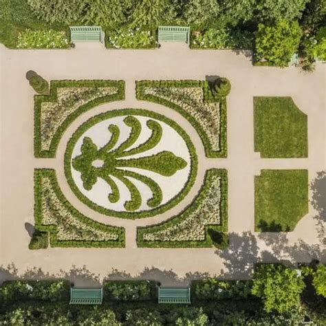 A la découverte des Jardins de lHôtel de Caumont Aix en Provence