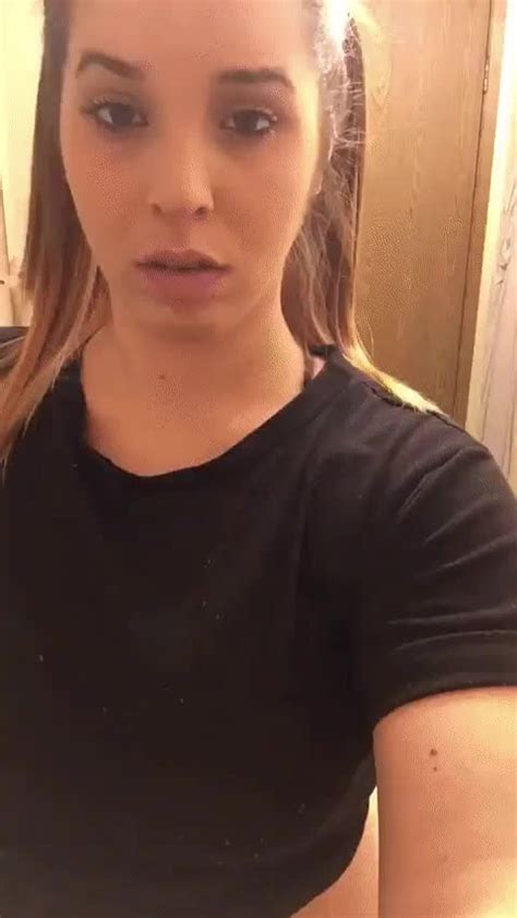 Her Whole Lower Halfdoesnt Match Up Top Scrolller