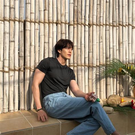 10 Aktor Korea Pemilik Bahu Lebar Dan Kekar