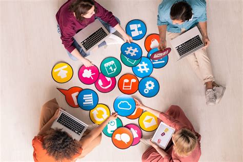 Social Media Lovai Information Technology