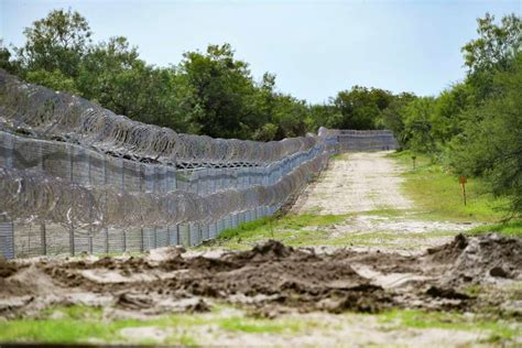 Gov Abbott Seeks 1b For Wall As Republicans Push To Triple Texas