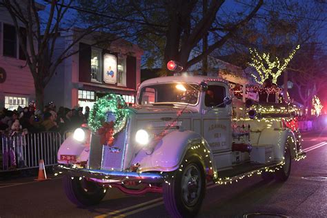 Parade Of Lights Kicks Off Holiday Season 27 East