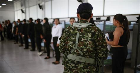 Piden Imponer El Servicio Militar Obligatorio Para Las Mujeres La