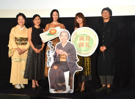 樹木希林さん遺作映画が公開 黒木華が笑顔で報告初日を迎えましたよ ORICON NEWS