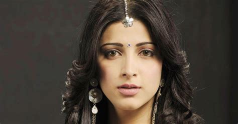 Shruti Hassan Anaganaga Oka Dheerudu Movie Hot Stills