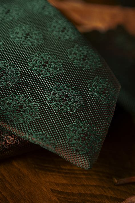 KRAVAT on Behance
