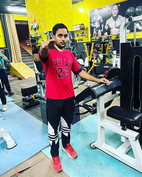 akash chaudhary j x x t ⚠️💙 instagram