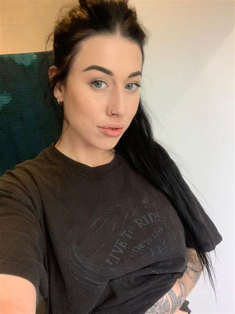 Sunday Selfie 🤳🖤 Rselfie