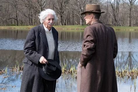 El curioso vínculo que unía a Einstein y Oppenheimer y el papel del