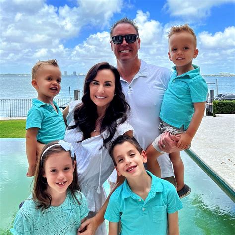 Kim Perell Net Worth Biography Age Husband Twins And Books 2023