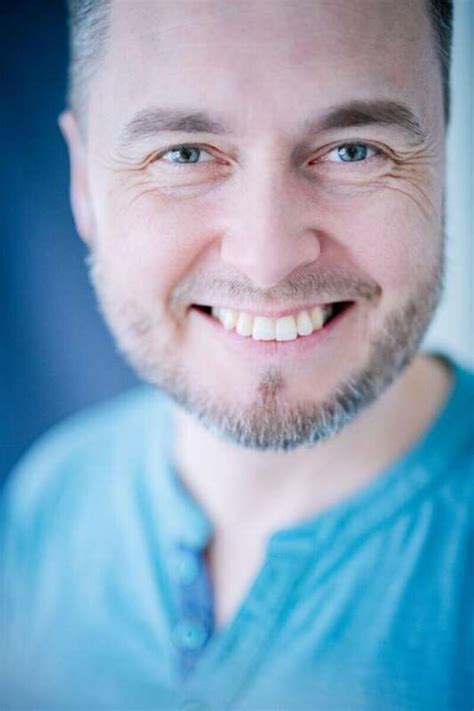 Benefizkonzert Markus Wolf Mit Band Auf Haager Theaterbühne