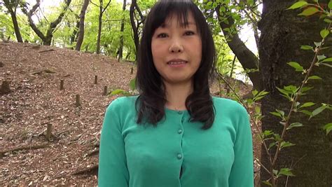 見たくないですか？商店街で見かける地味なおばさんがどんなふうに乱れるのか？大人しそうな外見からは、想像 386329 人気av女優観察日記 無料アダルト動画大全集