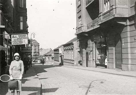 Нушићева Скопљанска од Косовске према Македонској види се зграда Политике у дну слике