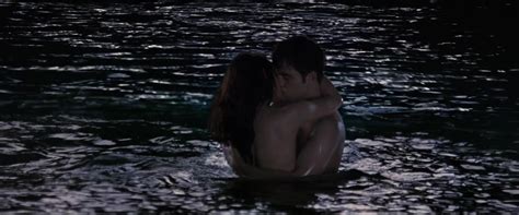 Kristen Stewart Nue Dans The Twilight Saga Breaking Dawn Part 1