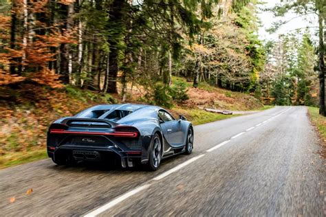 El único Bugatti Chiron Profilée sale a pasear por las calles de París