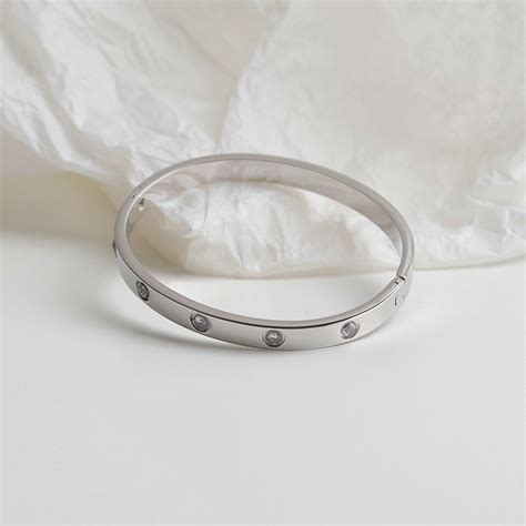 Badu Bg Класически луксозни гривни за любовници от неръждаема стомана с циркон за жени 50 мм