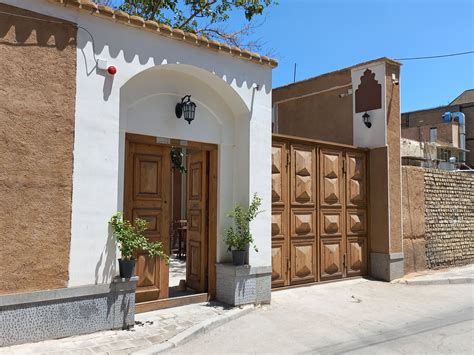 میدان کوچک واحد یِرتیگ اقامتگاه سنتی در اصفهان جاباما