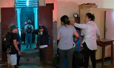 Vecinos Retiran Muebles De Edificio Incendiado Cerca A Plaza San Martín