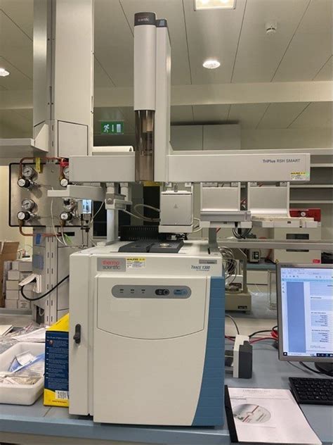 Chromatographie Gazeuse Thermo Trace 1300 Avec Hs Fid Cap Lab