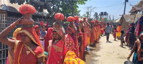 कुंवारी कन्याओं द्वारा निकाली गई भव्य कलश शोभा यात्रा Kosi Times