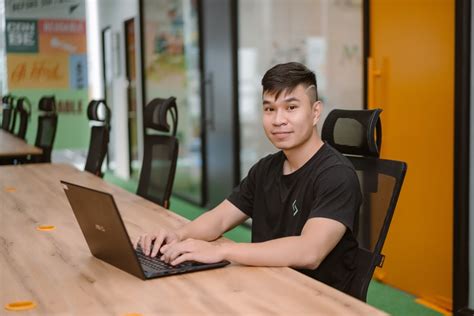 A Detailed Comparison Between Software Developer And Software Engineer